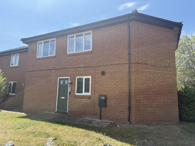 Sheppards Close, NEWPORT PAGNELL, MK16 3 bed property to rent £1,475 pcm £340 pw