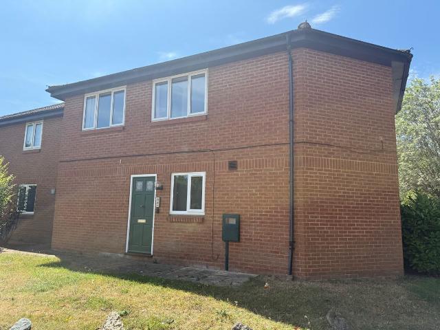 Sheppards Close, Newport Pagnell MK16, 3 bed property to rent, £1,425 pcm | PrimeLocation