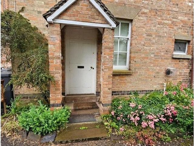 Sherbourne Park, Warwick CV35, 2 bed flat to rent, £1,200 pcm | PrimeLocation