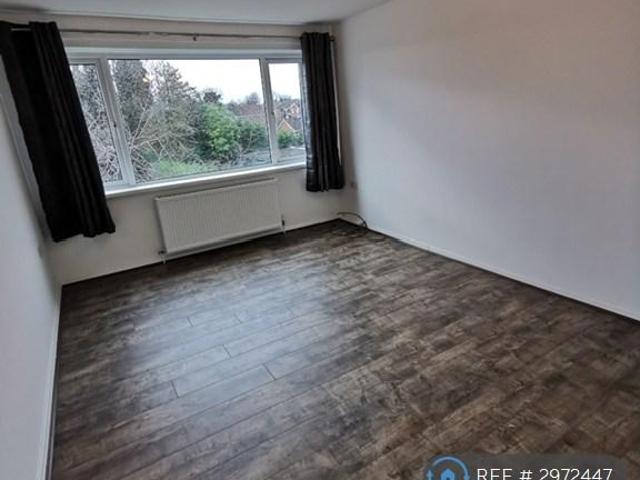 Sherbourne Road, Acocks Green. 2 bed flat to rent £1,095 pcm £253 pw