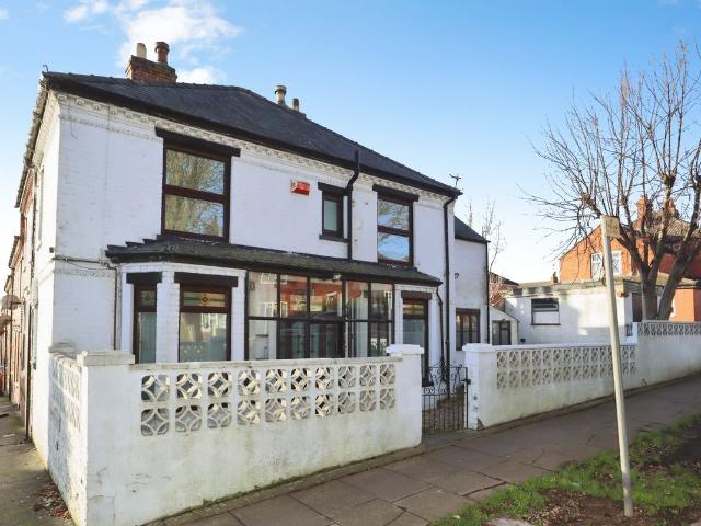 Sherbrooke Street, Lincoln LN2, 3 bed end terrace house to rent, £995 pcm | PrimeLocation