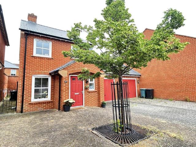 Sherfield Park, Basingstoke, RG27 2 bed house to rent £1,595 pcm £368 pw