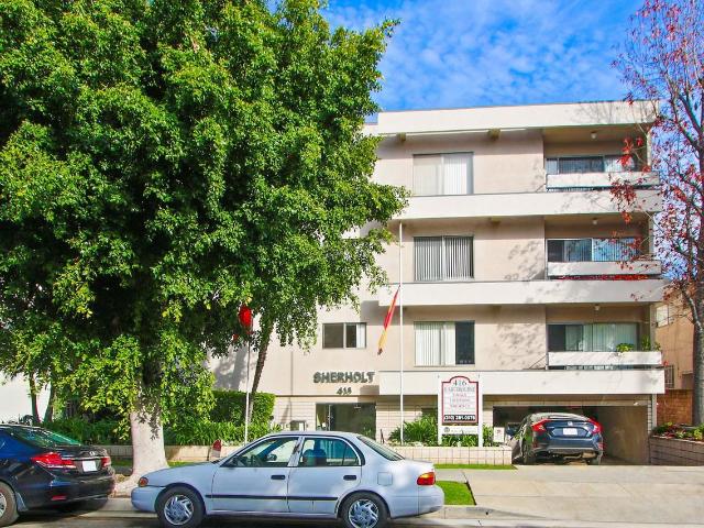 Sherholt Studio Apartment for Rent at 416 S. Sherbourne/417 S. Holt, Los Angeles, CA 90048 Mid City West