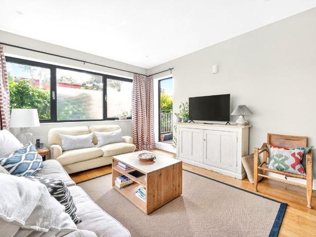 Sheringham Road, Islington N7, 2 bed maisonette to rent, £5,250 pcm | PrimeLocation