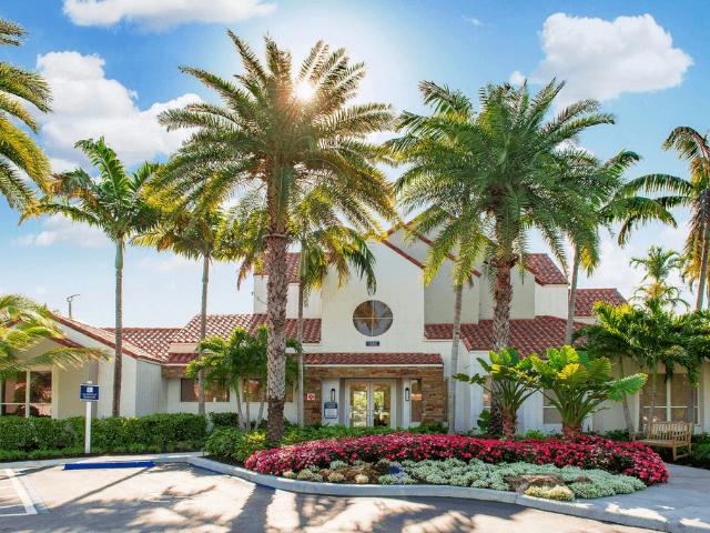 Sheridan Ocean Club Apartments 1 Bedroom Apartment for Rent at 1155 Se 7th Ave, Dania Beach, FL 33004 Dania Beach