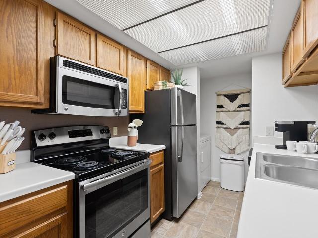 Sheridan Pond 2 Bedroom Apartment for Rent at 8130 S Lakewood Pl, Tulsa, OK 74137