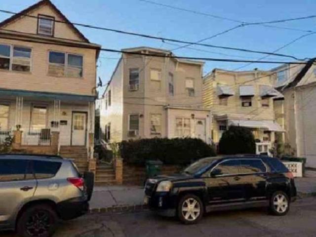 Sheridan St