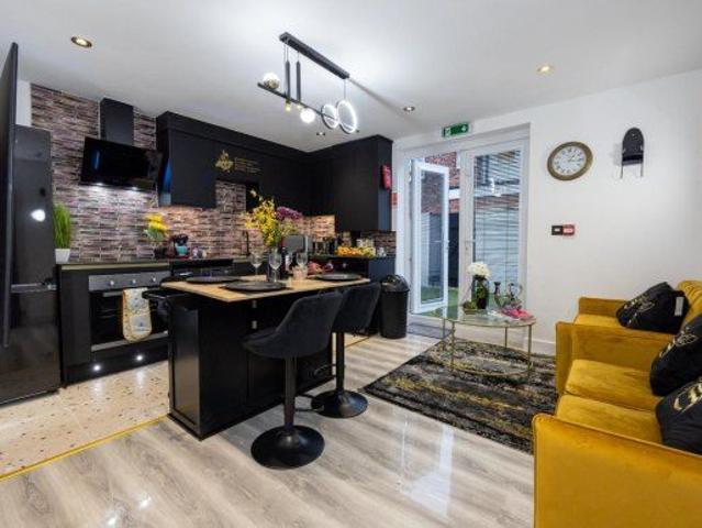 Sherlock Street, Manchester, Greater Manchester M14, Room to rent, £758 pppm | PrimeLocation