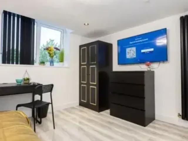 Sherlock Street, Manchester, M14 6RG, United Kingdom | 5 bed townhouse for rent #146310910 | Rentberry