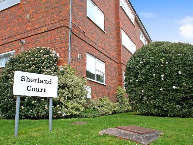 Sherland Court, The Dell, Radlett WD7, 2 bed flat to rent, £1,600 pcm | PrimeLocation