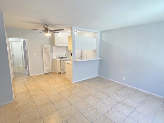 Sherman Oaks 1 bed 1 bath_ w Parking. Pet Friendl