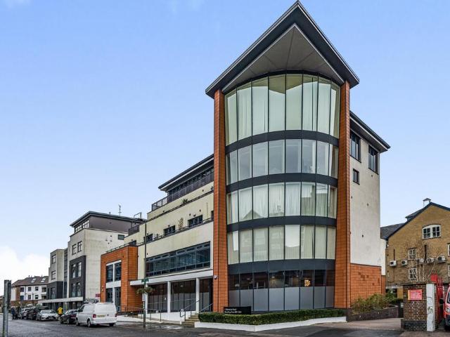 Sherman Road Bromley BR1 2 bed flat to rent £1,850 pcm £427 pw