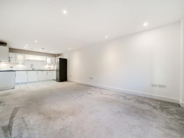 Sherman Road, Bromley BR1, 2 bed flat to rent, £1,850 pcm | PrimeLocation