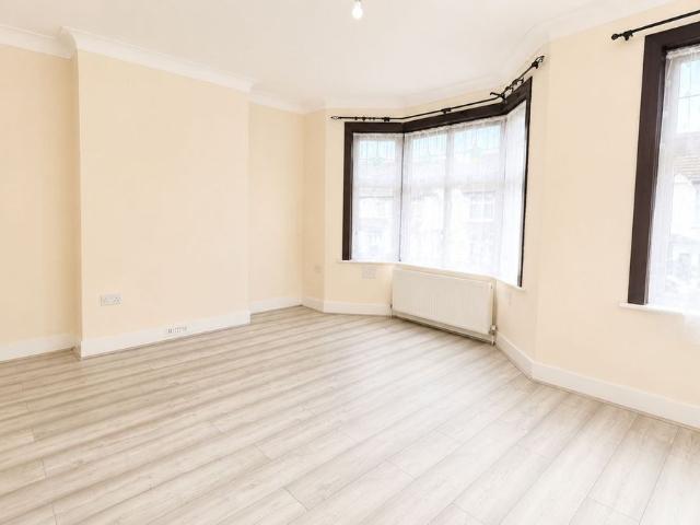Sherrard Road, London E7, 1 bed flat to rent, £1,600 pcm | PrimeLocation