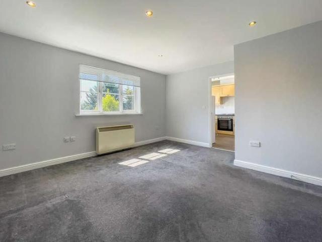 Sherriff Close, London, KT10