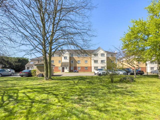 Sherriff Close, London KT10, 2 bed flat to rent, £1,650 pcm | PrimeLocation