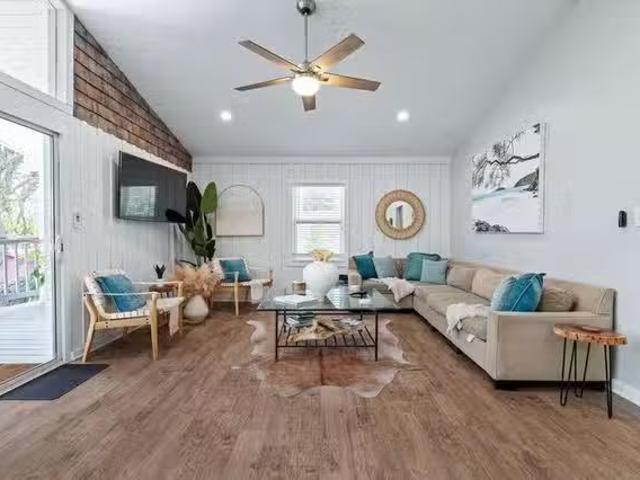 Sherwood Avenue