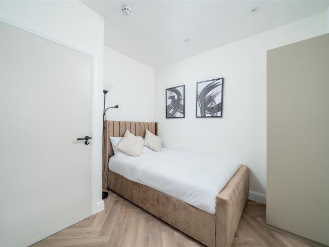 Sherwood Avenue, Streatham, Lambeth SW16, Room to rent, £1,300 pcm | PrimeLocation