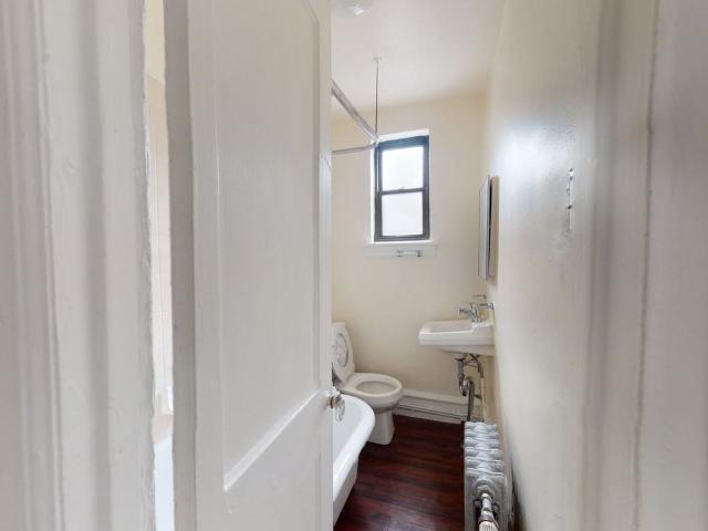 Sherwood Court Apartments Studio Apartment for Rent at 4417 Pine St, Philadelphia, PA 19104 Spruce Hill