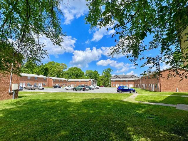 Sherwood Court Apartments 2 Bedroom Apartment for Rent at 1807 Sherwood St, Greensboro, NC 27403 Brice Street Area