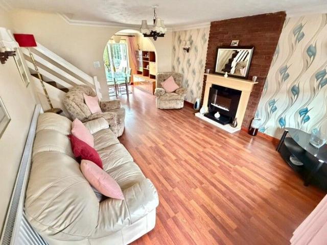 Sherwood Drive, Brierley Hill DY5 1UW