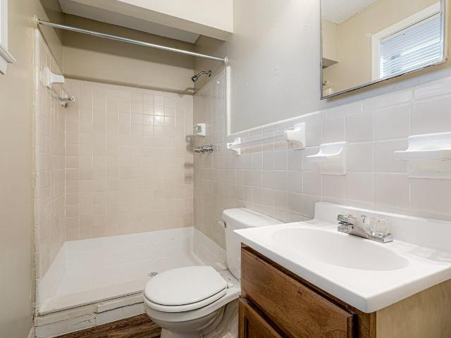 Sherwood Flats 2 Bedroom Apartment for Rent at 3667 Rhodes Ave, Memphis, TN 38111