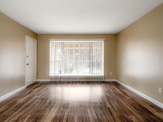 Sherwood Flats 2 Bedroom Apartment for Rent at 3667 Rhodes Ave, Memphis, TN 38111