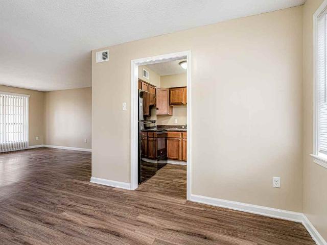 Sherwood Flats 2 Bedroom Apartment for Rent at 3667 Rhodes Ave, Memphis, TN 38111