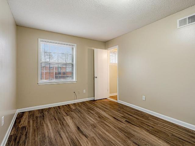 Sherwood Flats 3 Bedroom Apartment for Rent at 3667 Rhodes Ave, Memphis, TN 38111