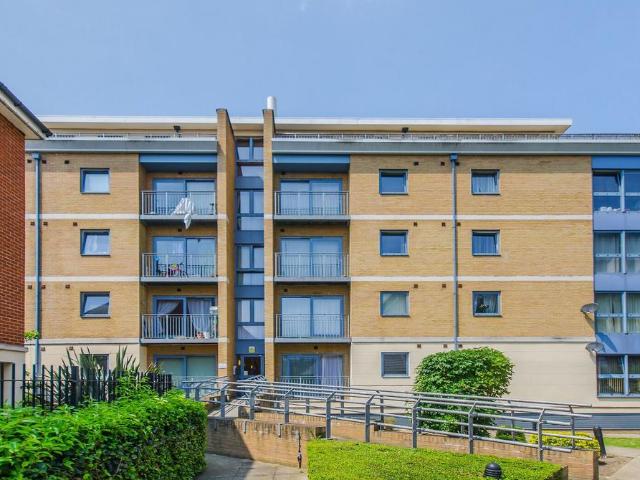 Sherwood Gardens, Isle Of Dogs. 1 bed flat to rent £1,799 pcm £415 pw