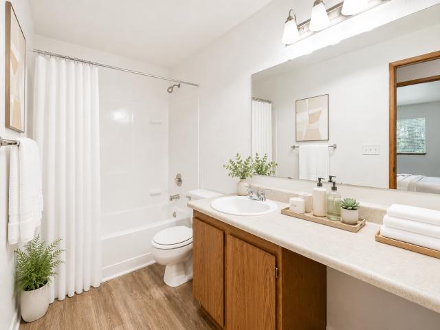 Sherwood Glen 2 Bedroom Apartment for Rent at 1221 Evergreen Park Dr Sw, Olympia, WA 98502