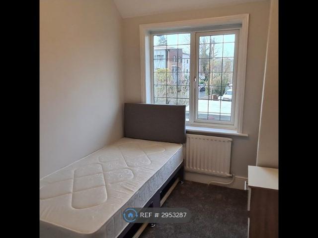 Sherwood Park Road, Sutton SM1, Room to rent, £675 pcm | PrimeLocation