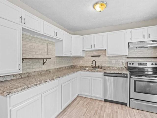 Sherwood Sq, Essex Junction, Home For Sale