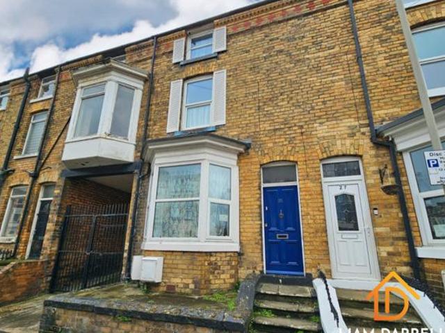 Sherwood Street, Scarborough, 2 Bedroom Flat