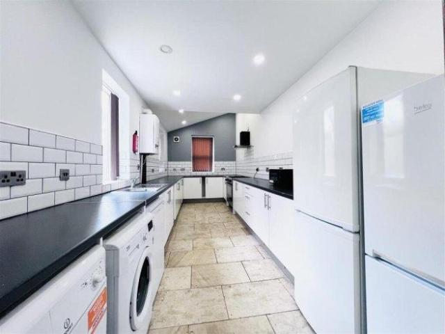 Sherwin Grove 6 bed house share to rent £2,598 pcm £600 pw