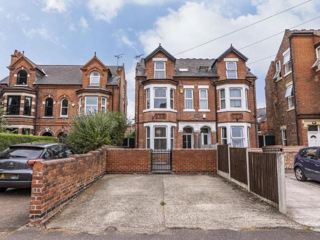 Sherwin Road, Lenton, NG7 6 bed semi detached house to rent £3,259 pcm £752 pw