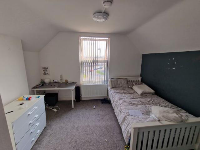 Sherwin Road, Nottingham NG7, 1 bed flat to rent, £559 pcm | PrimeLocation