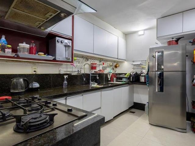SHIGS 707 CASA VENDA 330 m² 5 QUARTOS 3 SUÍTES FGTS FINANCIA