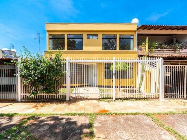 SHIGS 715 | Casa à Venda na Asa Sul – Ampla, Versátil e Ideal para Residência ou Escritório