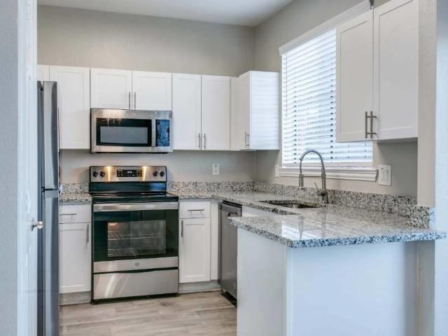 Shiloh Park 3 Bedroom Apartment for Rent at 3500 E Park Blvd, Plano, TX 75074