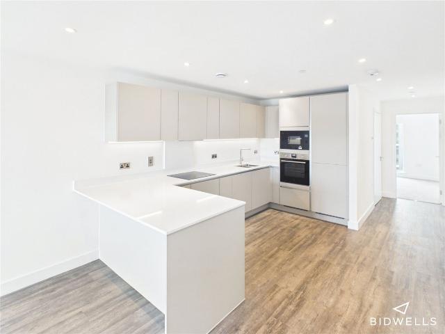 Shillingford House, Munda Way, Oxford OX2, 3 bed flat to rent, £2,750 pcm | PrimeLocation