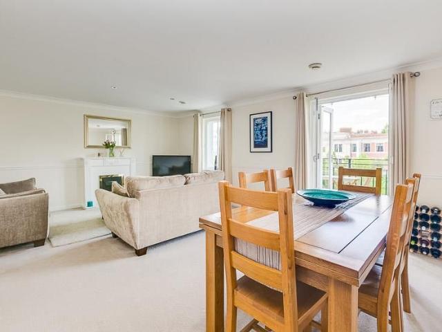 Shillingstone House, Russell Road, London W14, 2 bed flat to rent, £3,000 pcm | PrimeLocation