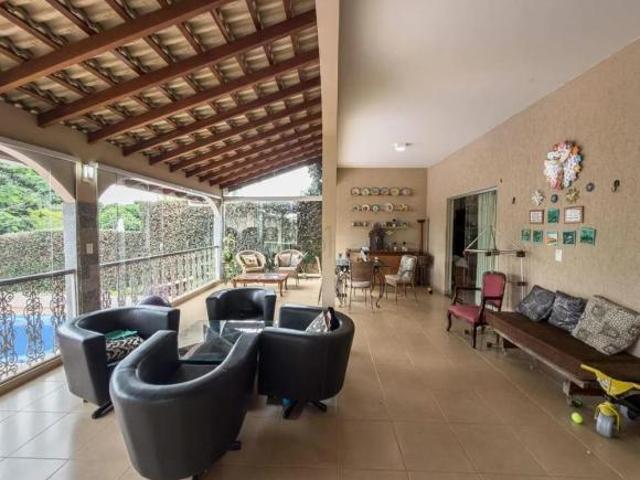 SHIN QI 5 – LAGO NORTE | CASA COLONIAL REFORMADA COM ENERGIA FOTOVOLTAICA