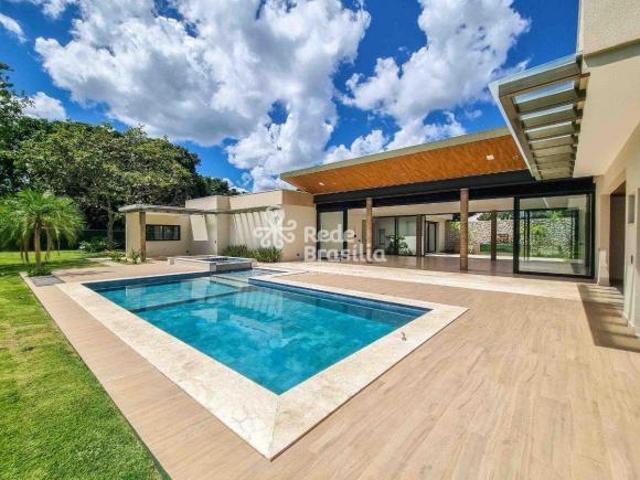 SHIN QL 14 Casa à venda, moderna, com 4 suítes, área de lazer completa, Lago Norte