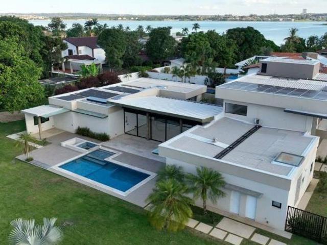 SHIN QL 14 – ESQUINA, CASA NOVA, MODERNA E SUSTENTÁVEL NO LAGO NORTE