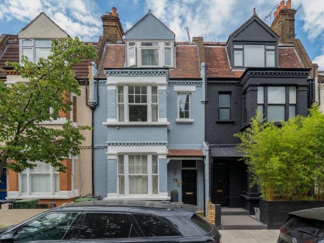 Shinfield Street, London W12 1 bed flat to rent £2,200 pcm £508 pw