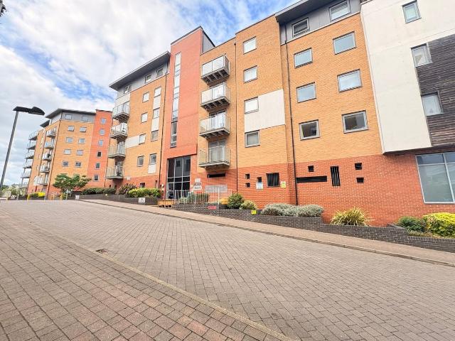 Ship Wharf, Colchester, Essex CO2, 2 bed flat to rent, £1,250 pcm | PrimeLocation