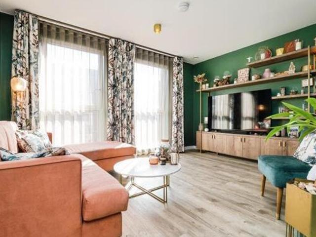 Shipbuilding Way, London, 2 Bedroom Flat