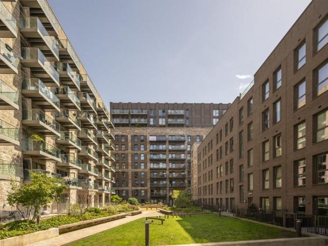 Shipbuilding Way, Upton Park, London. 1 bed flat to rent £1,850 pcm £427 pw