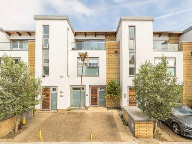 Shipka Road, Balham SW12, 2 bed flat to rent, £3,100 pcm | PrimeLocation